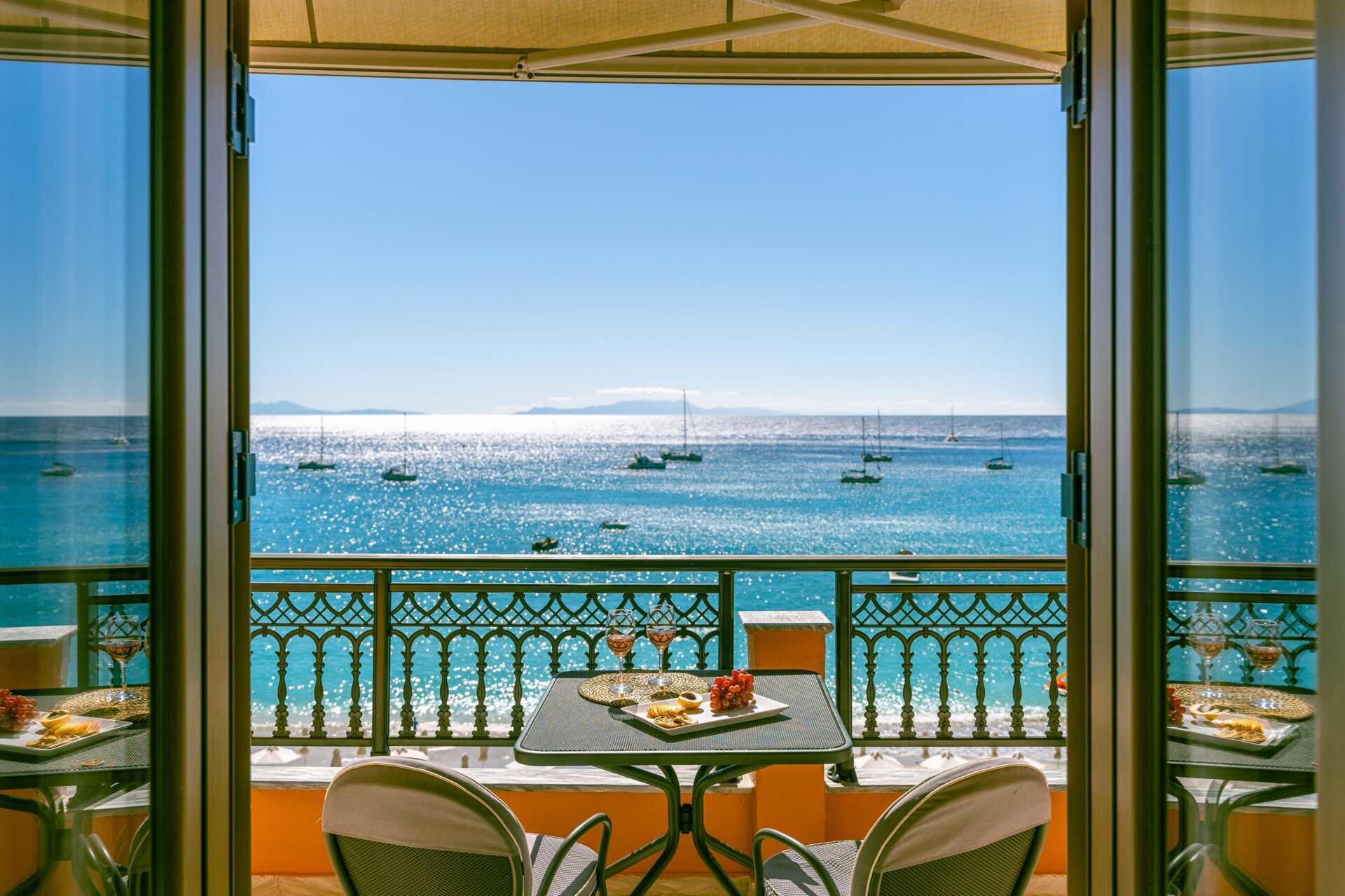 Bestill Hotell Almare Seaside - Parga, Hellas | Apollo